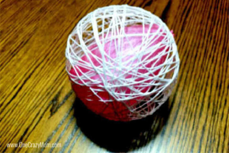DIY Christmas Ornaments - How to make a String Ornament