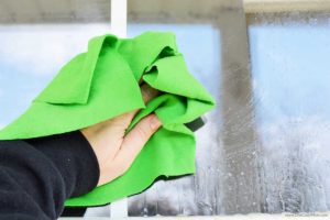 Homemade Window Cleaner - Easy DIY Window Cleaner