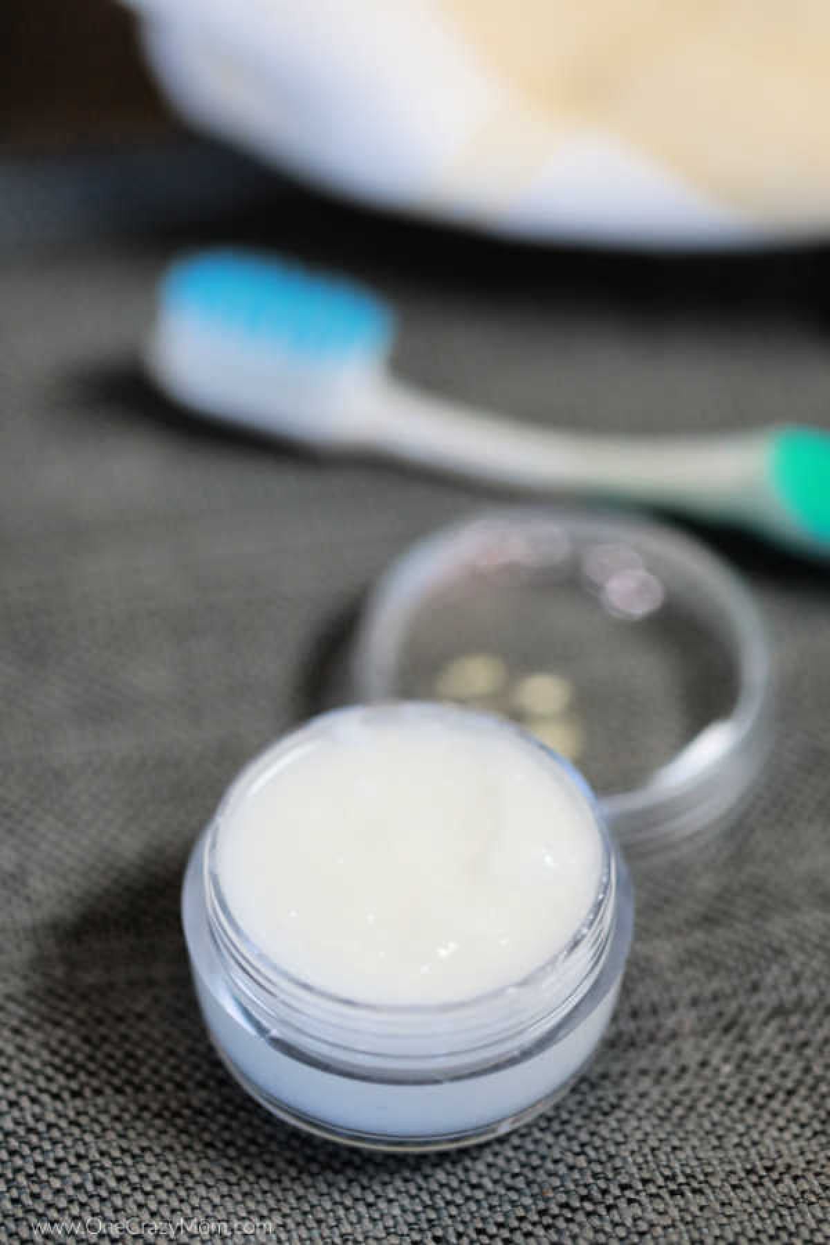 DIY Teeth Whitening - Home Made Teeth Whitening