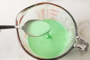How to Make Oobleck (& VIDEO) - 2 Ingredient Oobleck Recipe