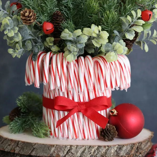 Christmas Vase Filler Ideas - 31 Easy and Gorgeous Ideas